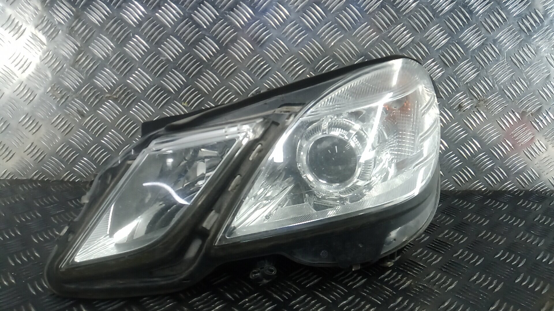 Фара левая MERCEDES BENZ E-CLASS W212, Номер A2128208361