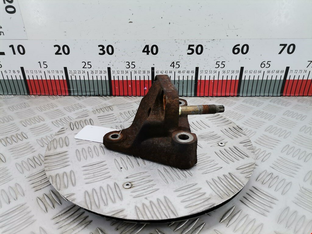 Кронштейн (крепление лапа) двигателя Ford Transit 4 1308330 арт. 1879193