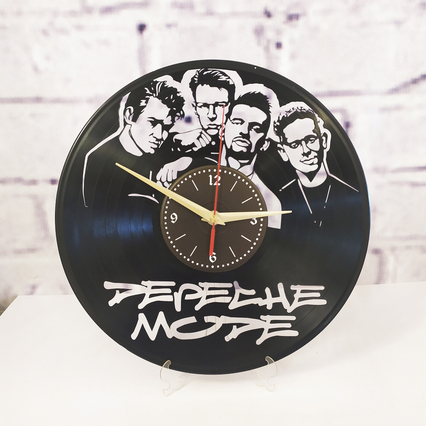Часы из виниловой пластинки Depeche mode 3 / часы из винила Depeche mode 3