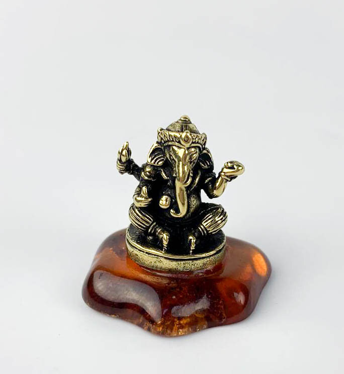 Фигурка на янтаре Ганеша маленький 2.5х2х2.5см LY-360022