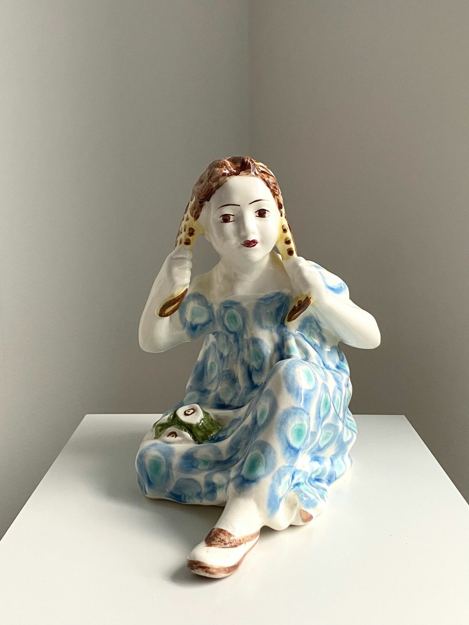 Статуэтка "Ветерок" Девочка в платочке. ЗиК Конаково! СССР! Состояние! Кракелюр! Высота: 24 см. Скульптор М. Холодная