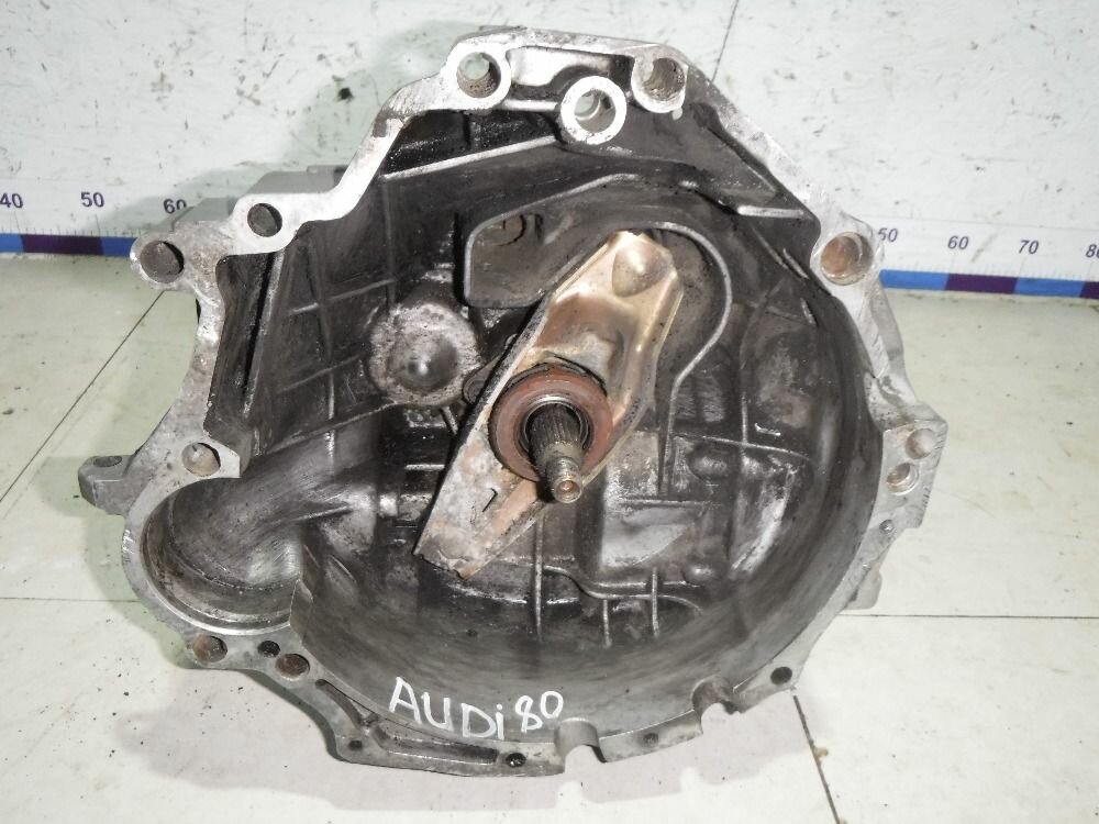 Механическая коробка передач Audi 80 B3 012301103