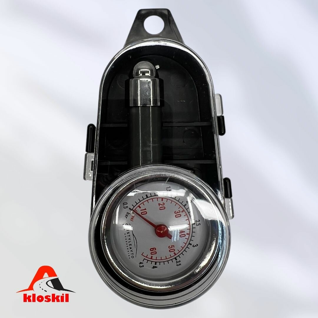 Манометр в футляре универсальный, механический. Измерение давления в шинах, до 4.3 атм