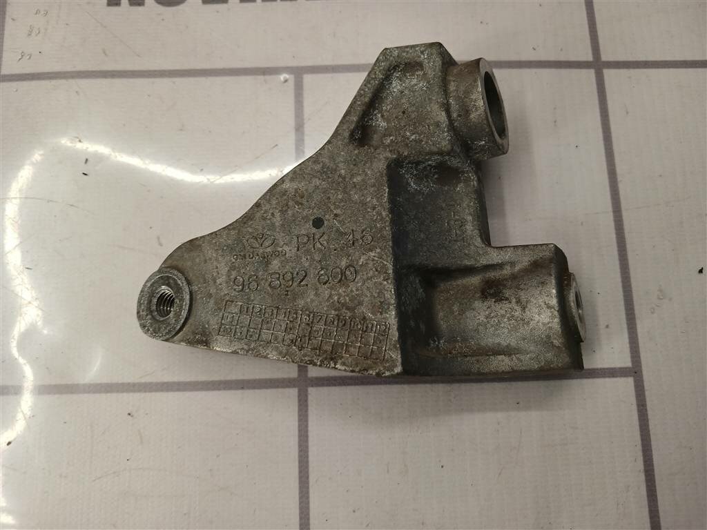 Кронштейн генератора Chevrolet Lacetti 04-13