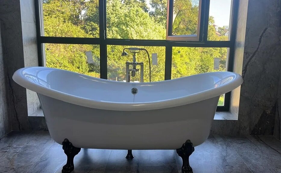 Ванна CASTONE "Корсика", мраморная, овальная, белая, на лапах