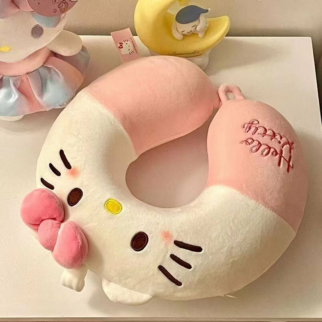 Подушка Miniso "Hello Kitty", плюшевая, мягкий материал,1pcs