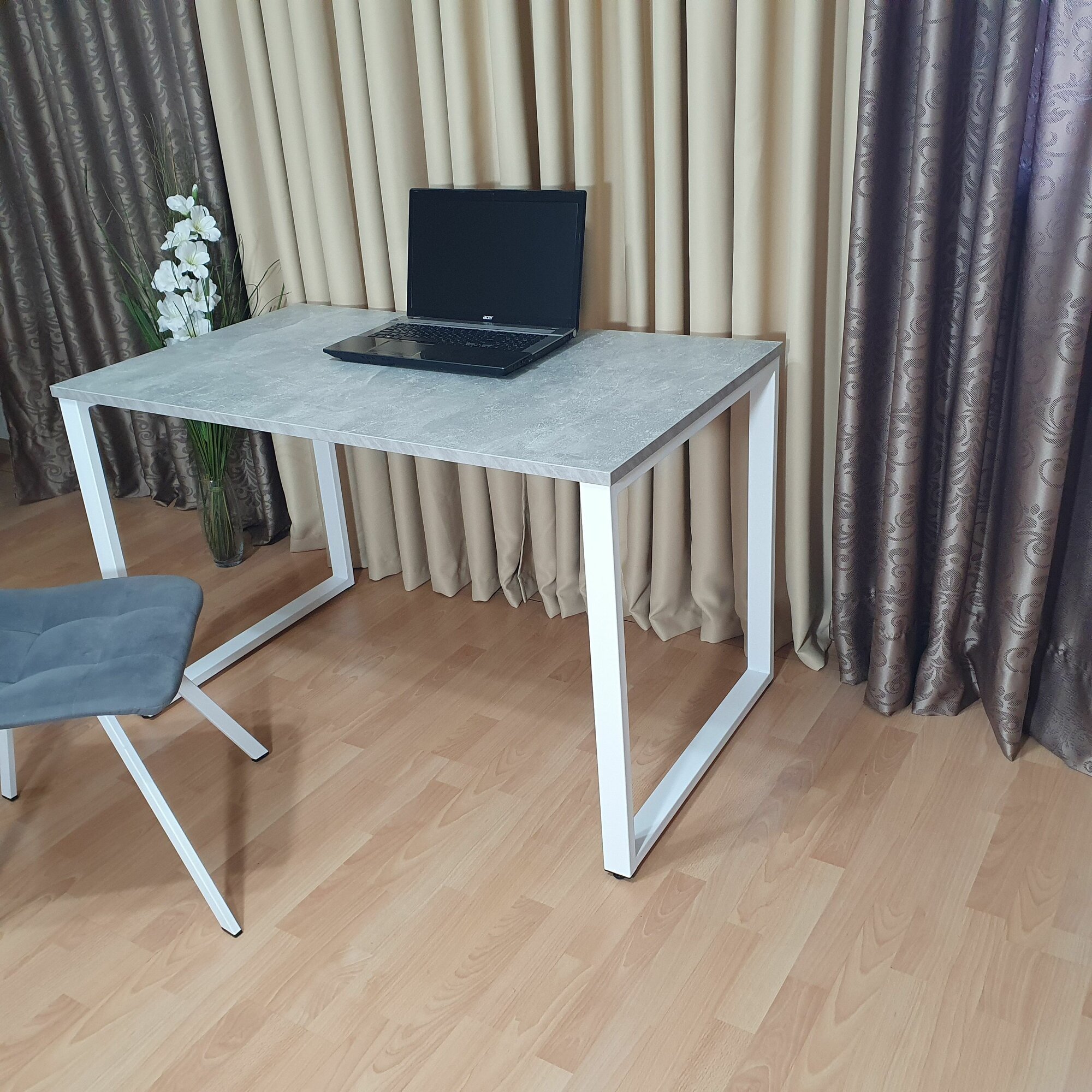 Письменный стол лофт 120*70 см. Бетон светлый. Белые ножки .