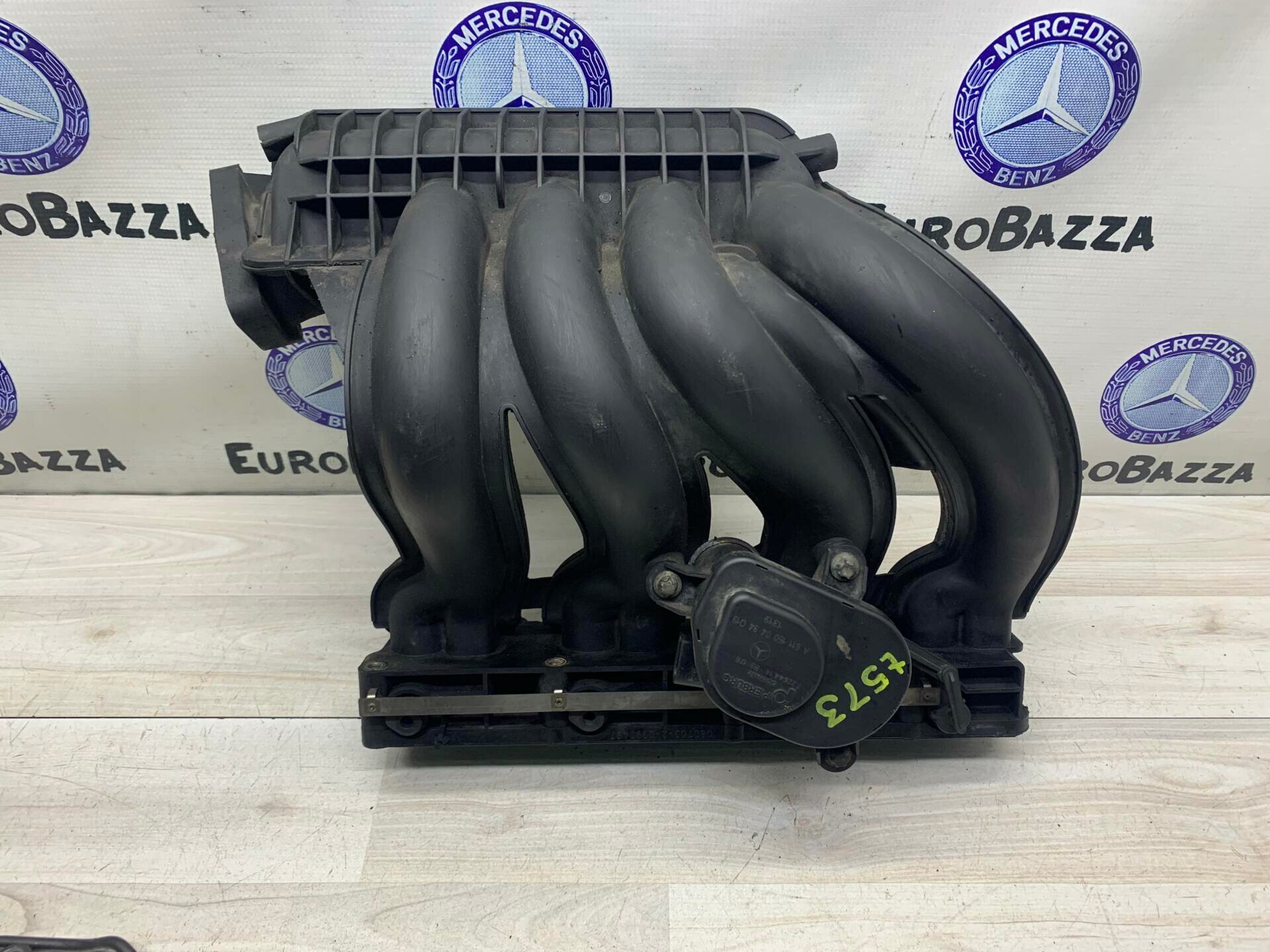 Впускной коллектор с сервоприводом Mercedes Om646 A6110902937