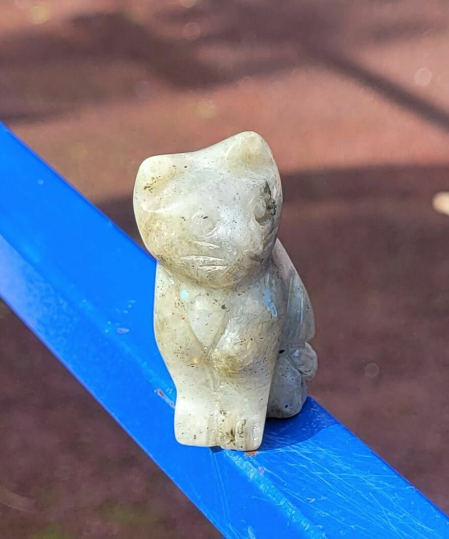 Статуэтка кота из лабрадорит 58г