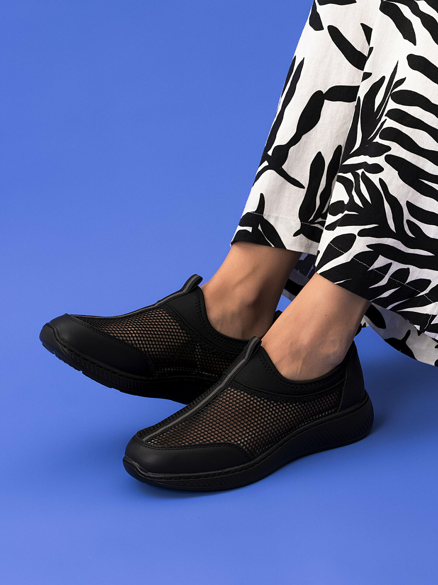 Кроссовки повседневные