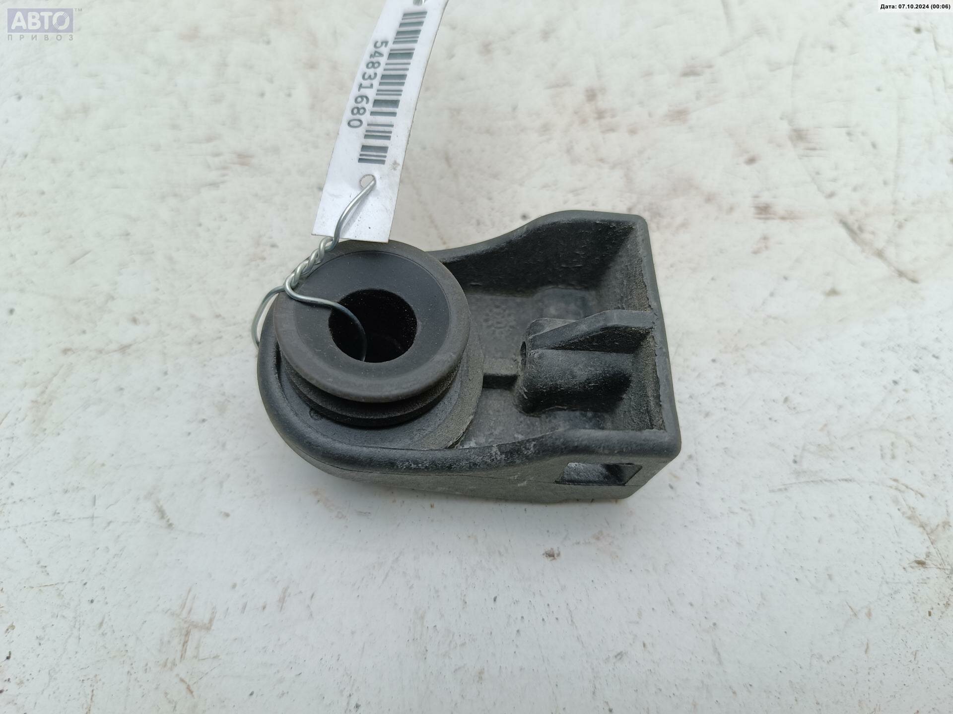 Кронштейн радиатора Peugeot 307