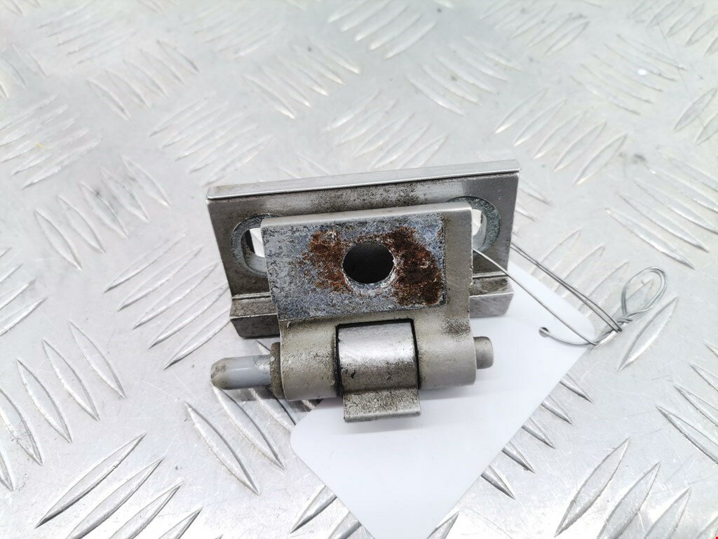 Петля двери передней левой Volvo XC90 1 арт. 1783919