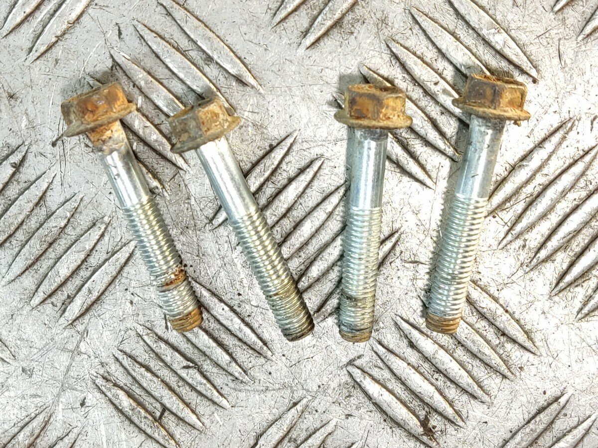 Болт дроссельной заслонки TOYOTA Camry v40 91511C0850