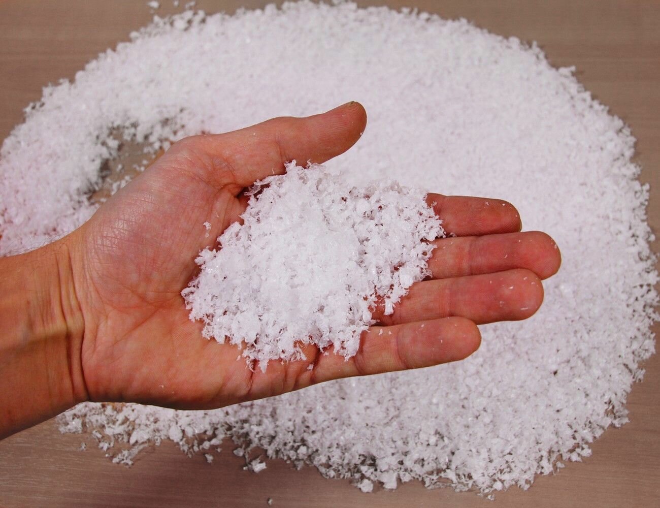 Искусственный снег средние хлопья, 50 г, Peha Magic UM-14087-2