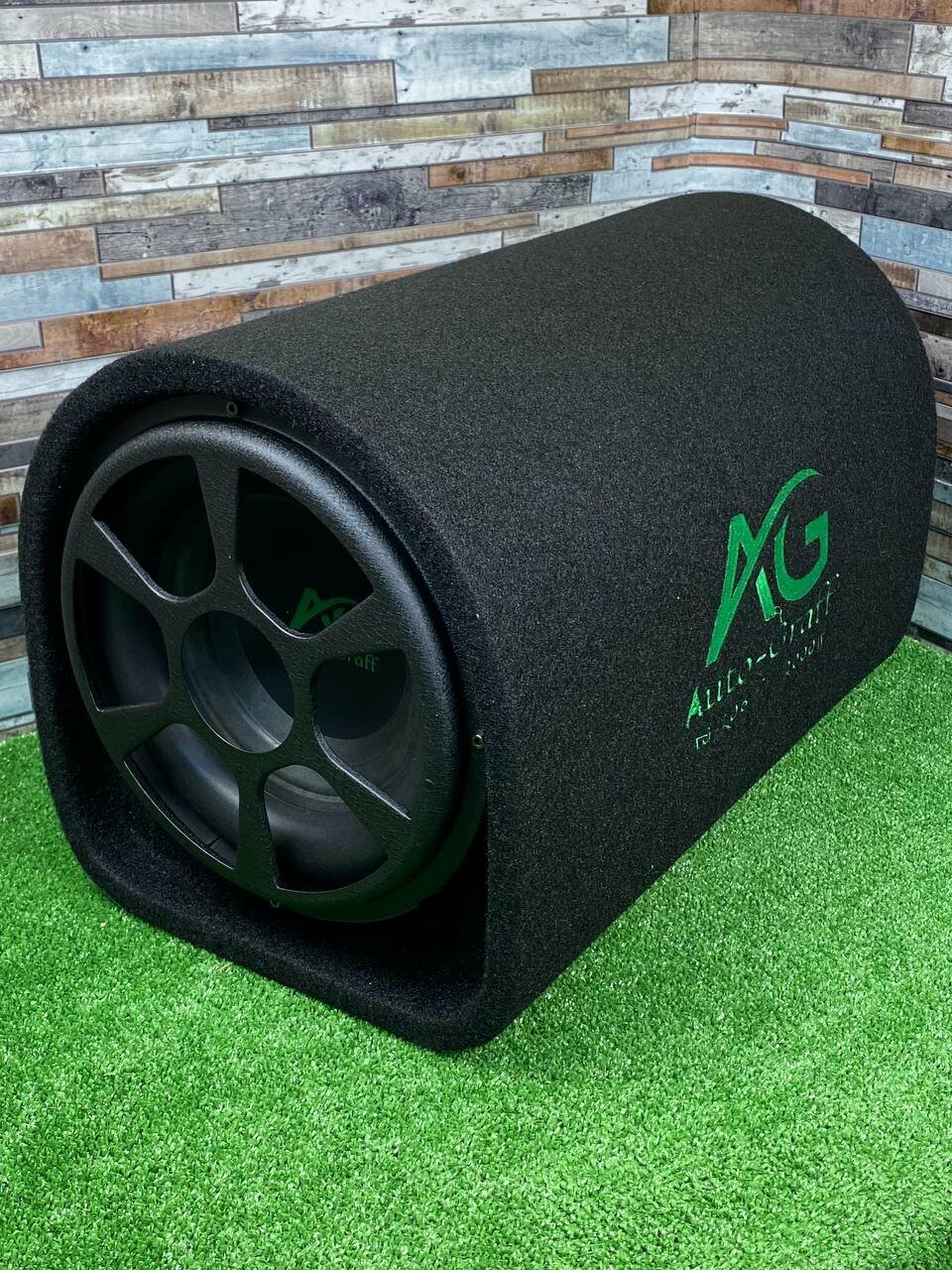 Автомобильный Сабвуфер 10 дюймов (20 см) / Активный Сабвуфер 10" Auto-Graff 10 2000W