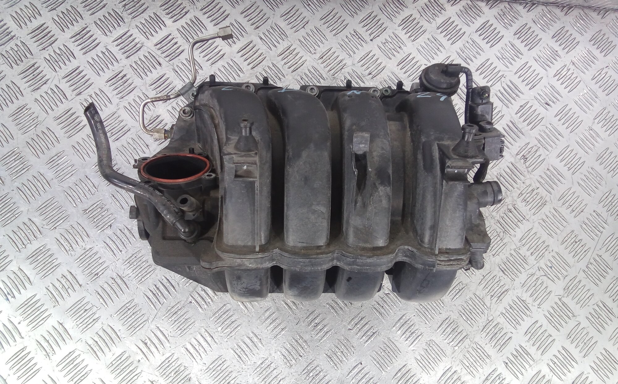 Впускной коллектор бензиновый VOLKSWAGEN PASSAT B6