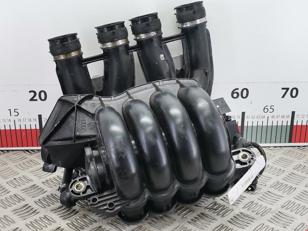 Коллектор впускной Audi A4 B6 06B133205H арт. 2182549
