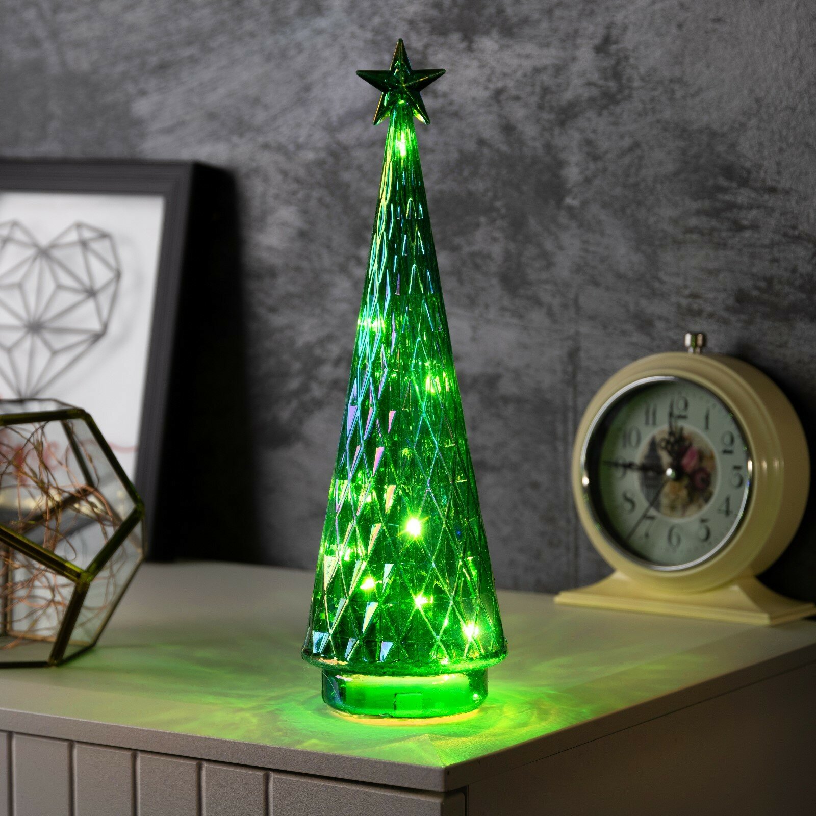 Фигура световая "Елка-хамелеон", 28.5х8.5 см, 10 LED, батарейки АААх2 (нет в комплекте), свечение тёплое белое, 10463121