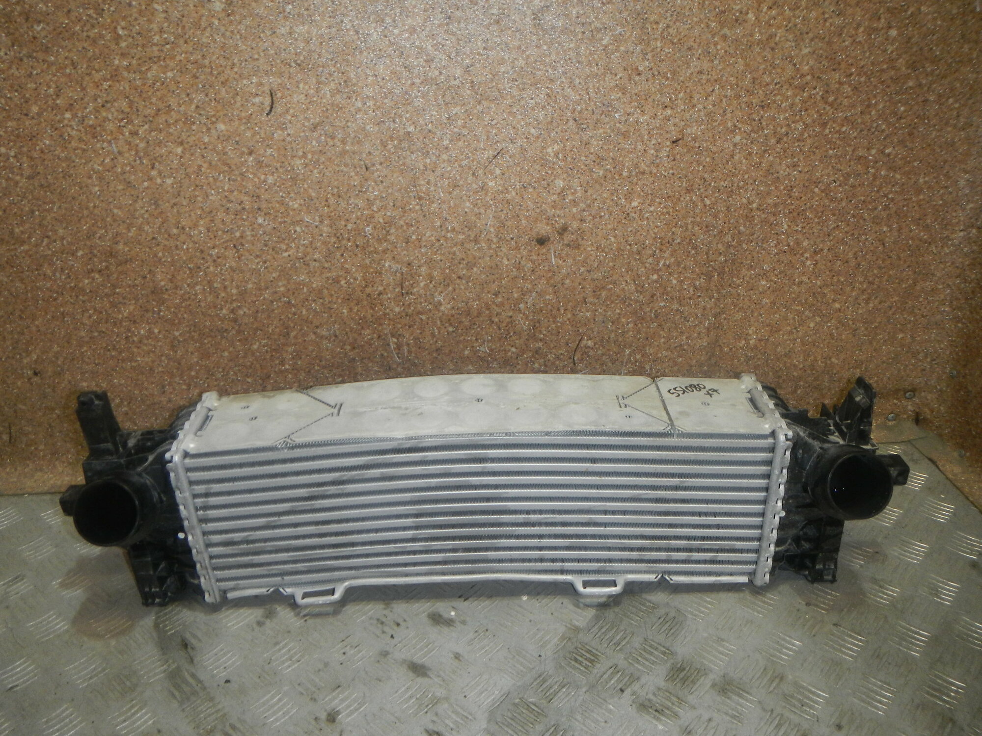 Б/У Интеркулер, BMW (БМВ)-X7 (G07) (18-) BMW X7 (G07) (18-) Деформация. 551080 BMW арт. 17118584127
