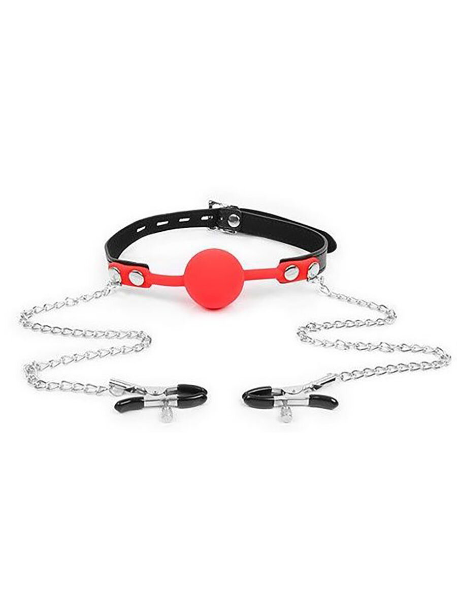 Красный кляп-шарик с зажимами на соски на металлической