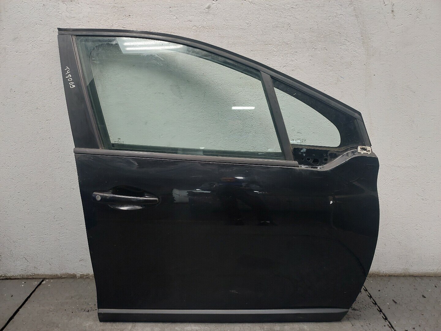 Дверь боковая (легковая) правая передняя Peugeot 2008 Б/У