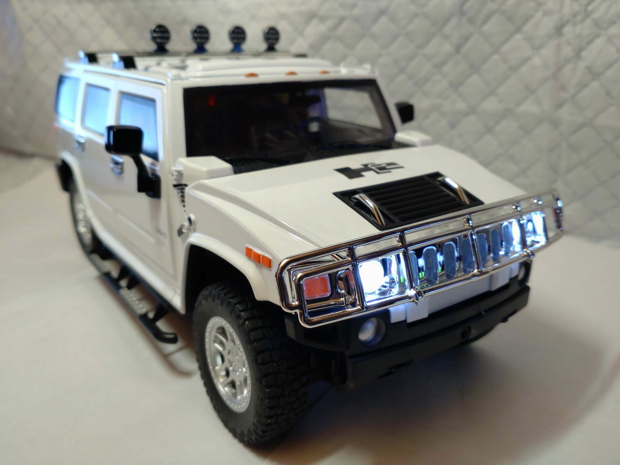 Новинка ! Коллекционная Металлическая HUMMER H2,1:18( 28 см ) Свет+звук. Всё открывается