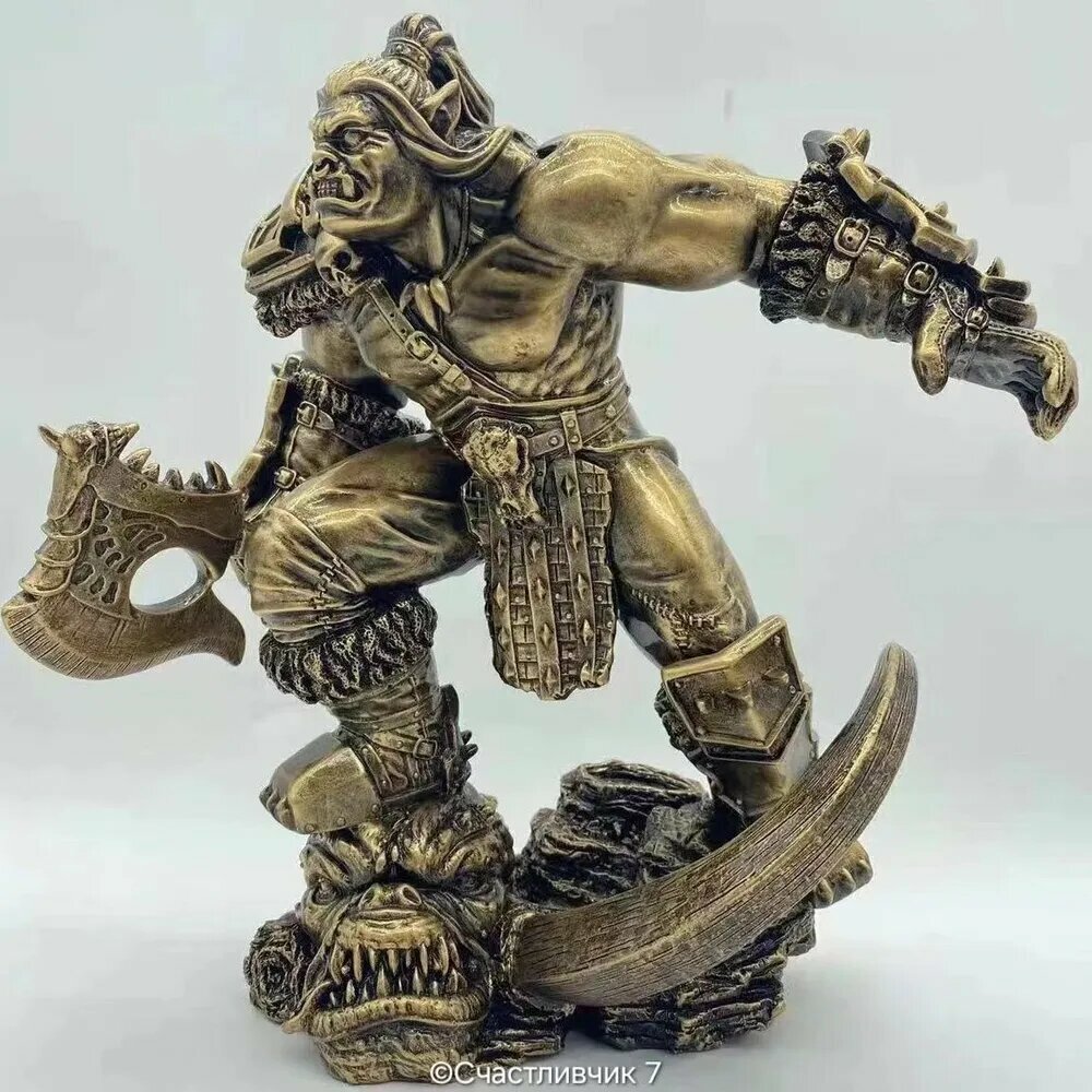 Фигурка Grom Hellscream World of Warcraft, полирезиновое исполнение, цвет золотистый