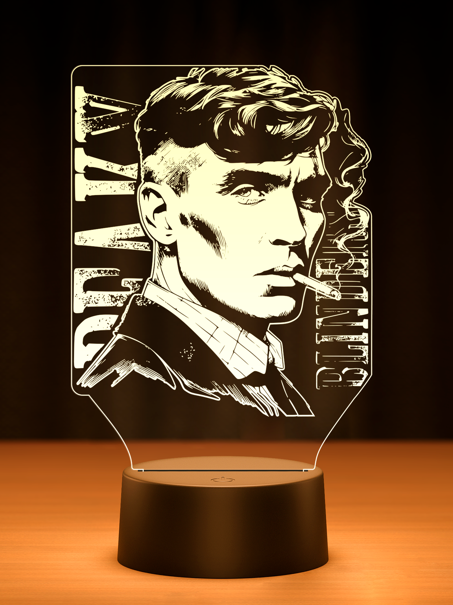 Ночник Сериал Острые Козырьки, Томас Шелби - Peaky Blinders. Подарок фанату сериала — стильный декор в комнату с любимыми персонажами, символикой и теми самыми моментами, которые хочется пересматривать.