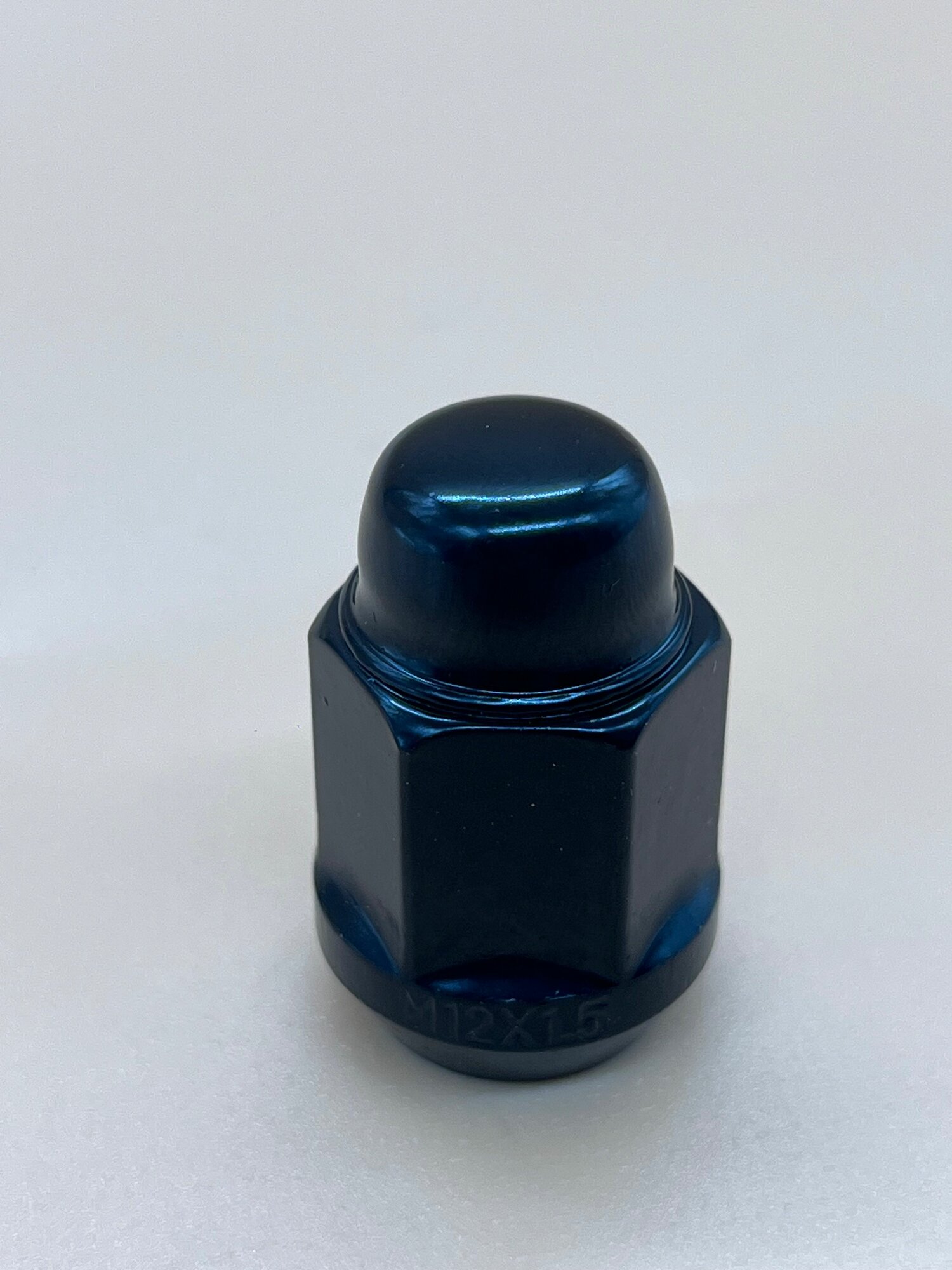 Гайка колесная M12x1,5 конусная, чёрная, длина 35мм, ключ 19