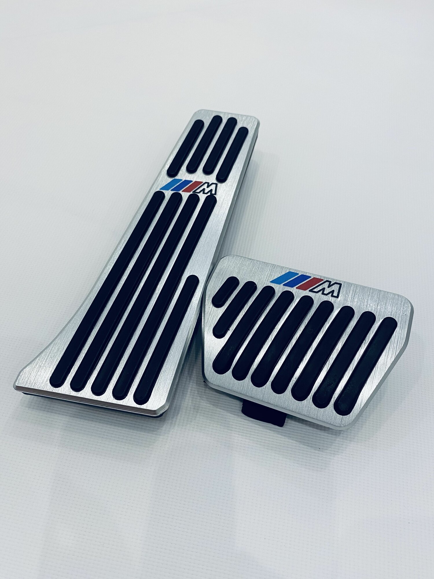 Накладки на педали БМВ