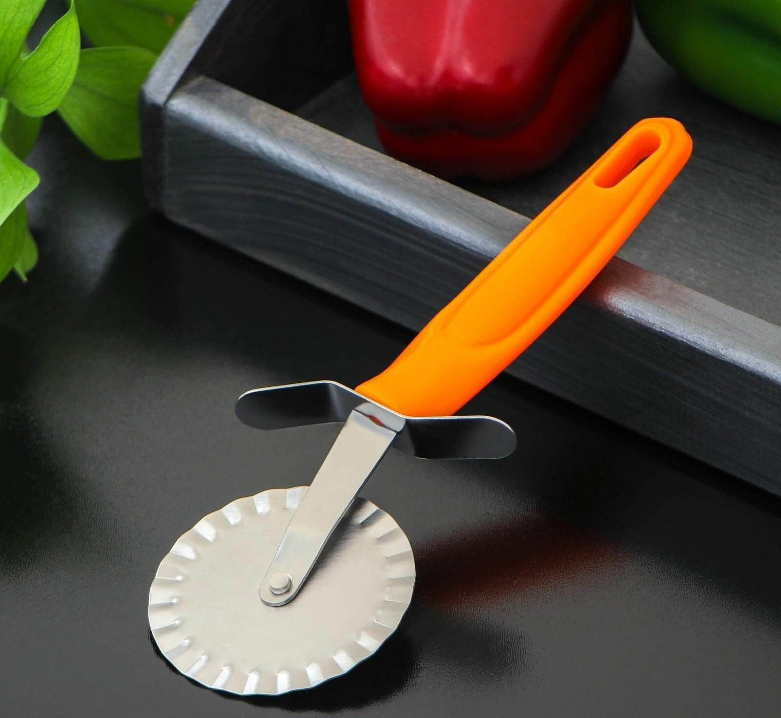 Нож для пиццы и теста, 19 см, ребристый, евый