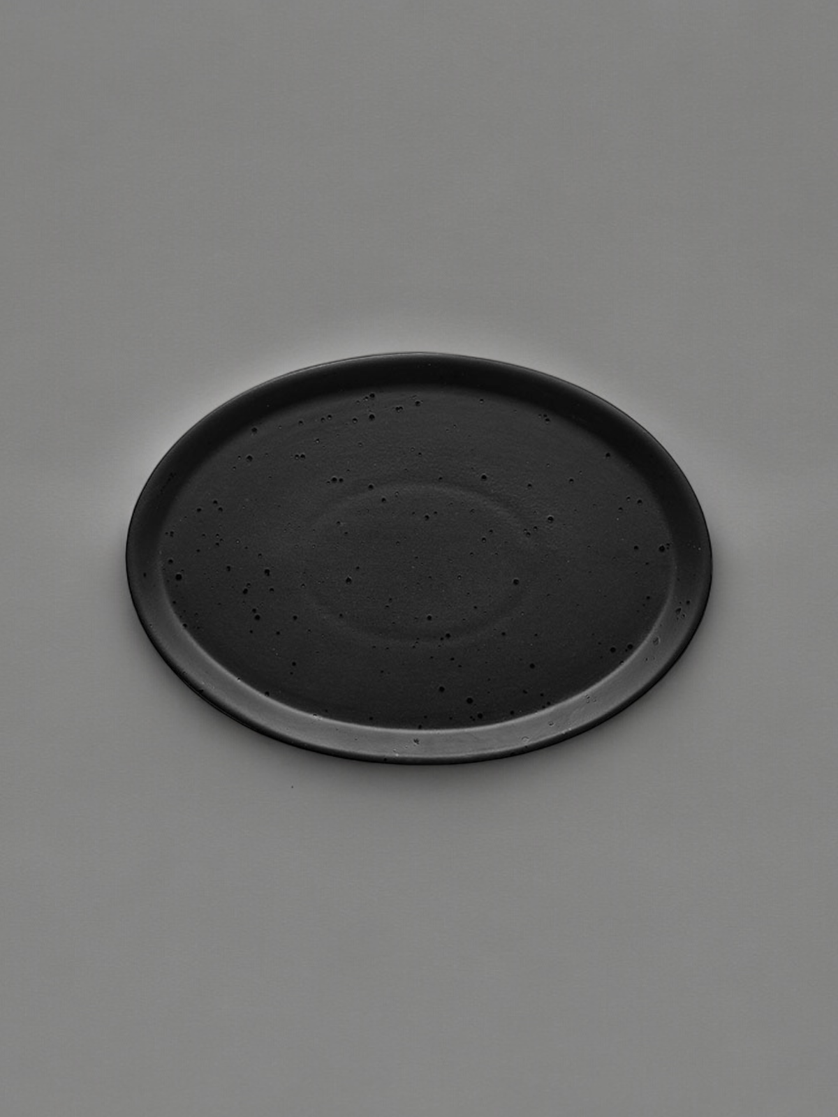 Тарелка овальная Dymov Оникс, керамическая 31,5x22 см