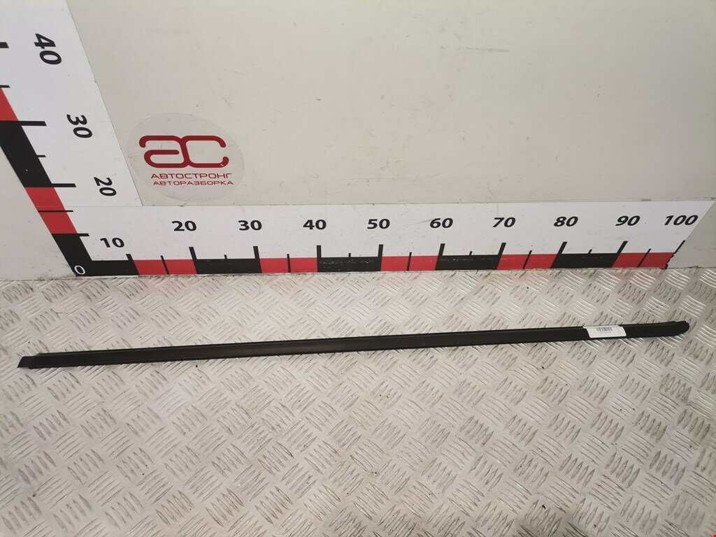 Уплотнитель стекла двери Citroen C2 9309H3 арт. 1478884