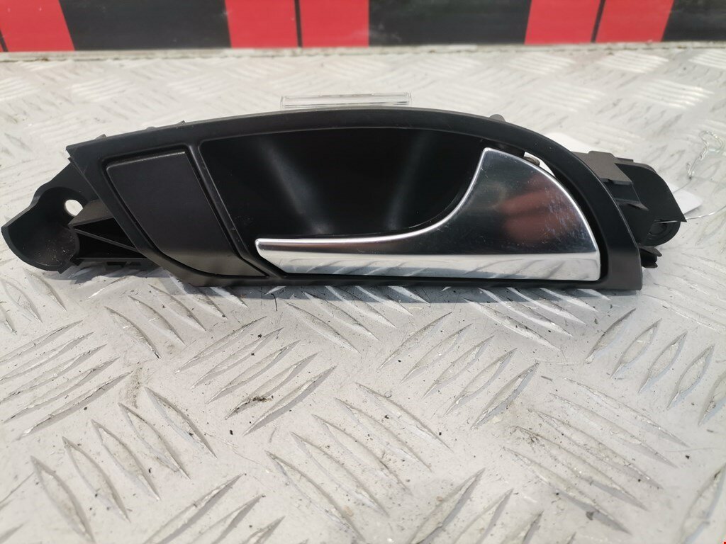 Ручка двери внутренняя задняя правая Audi Q7 4L 4L0837020A арт. 1029638