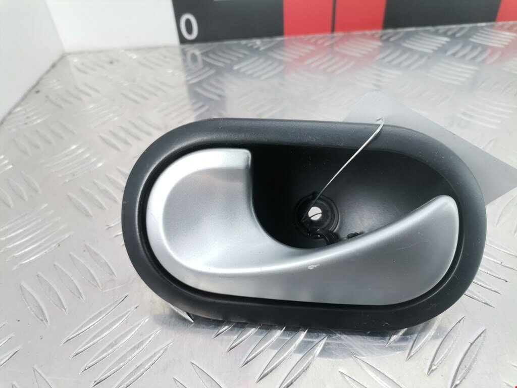 Ручка двери внутренняя передняя левая Renault Twingo 2 8200843631 арт. 1617160