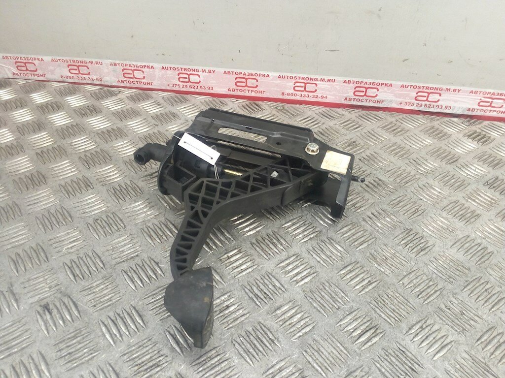 Педаль сцепления Seat Leon 1 (1M) 1J1721321D арт. 533993