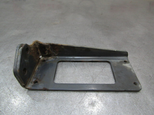 Кронштейн крепления противооткатного устройства левый Scania P, R, G