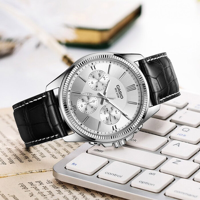 Наручные часы CASIO Collection, серебряный — фото 1
