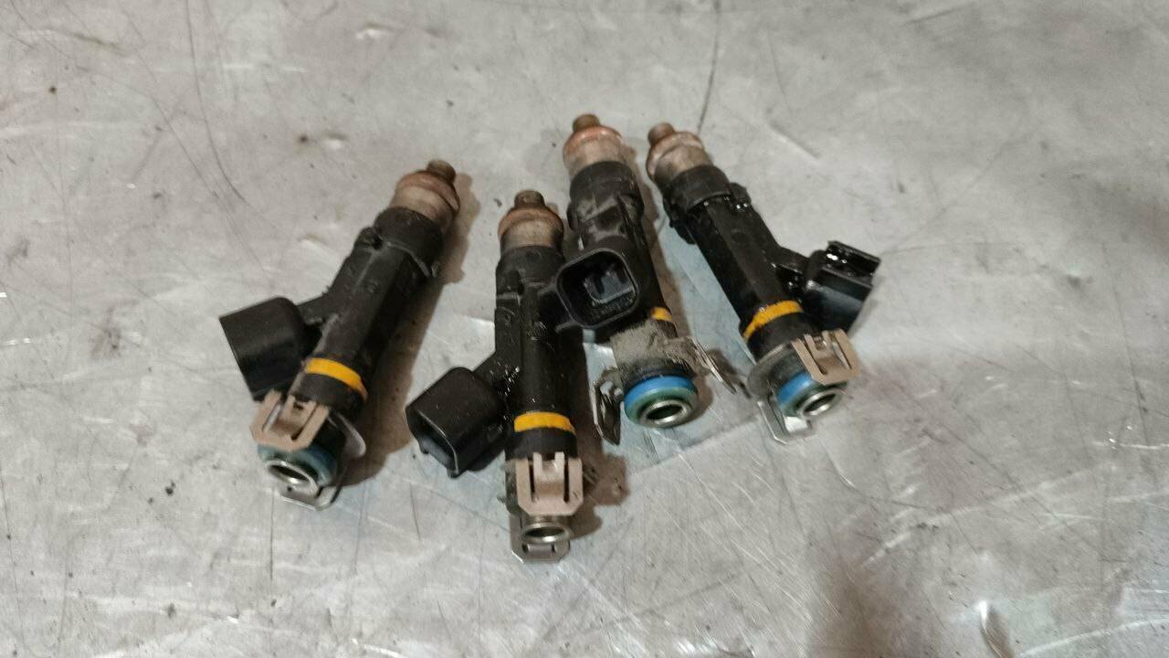 Форсунка топливная Mazda 3 (2003 - 2006) 280158103