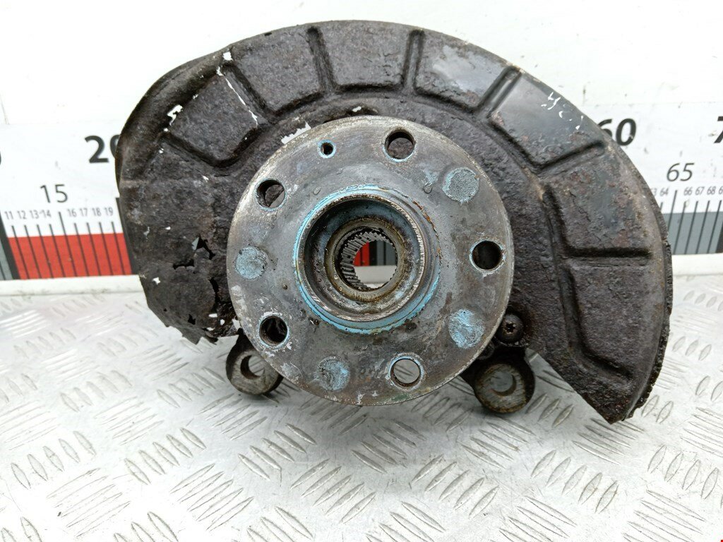 Ступица (кулак цапфа) передняя правая Volkswagen Touran 1 1K0407256AA арт. 1997368