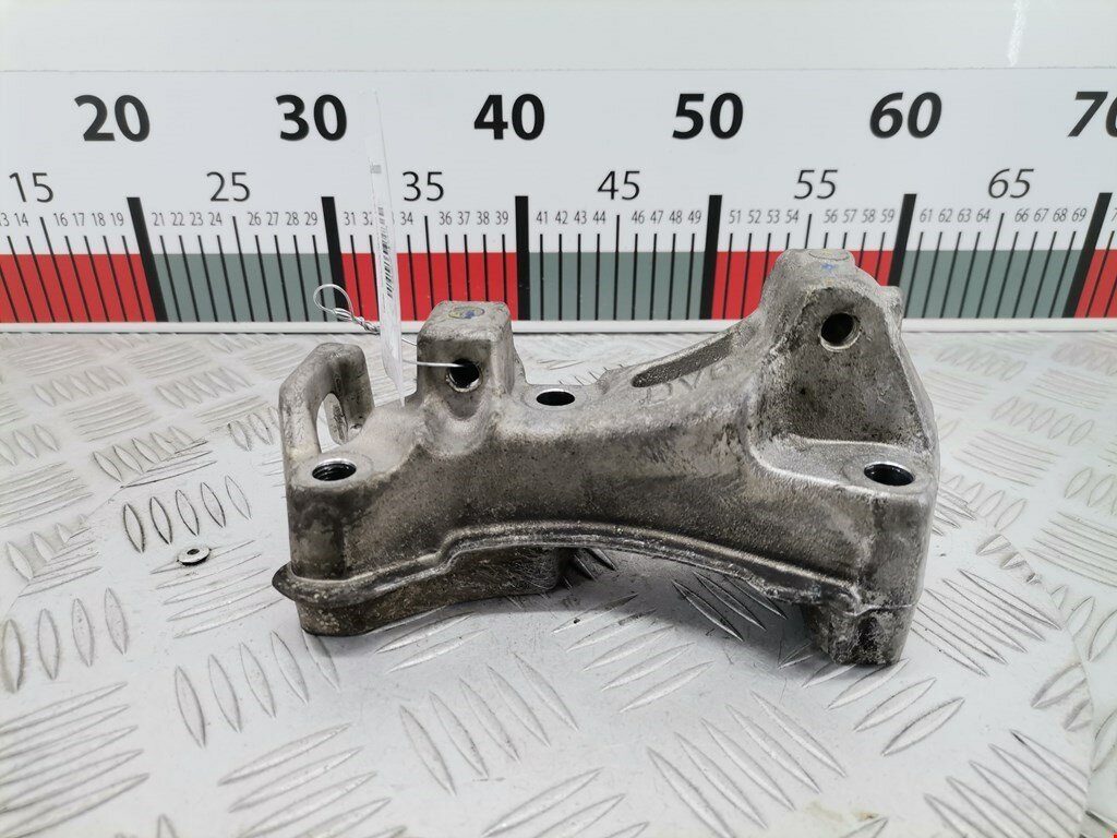 Кронштейн (крепление лапа) двигателя Citroen C4 Picasso 1 9645382880 арт. 1922403