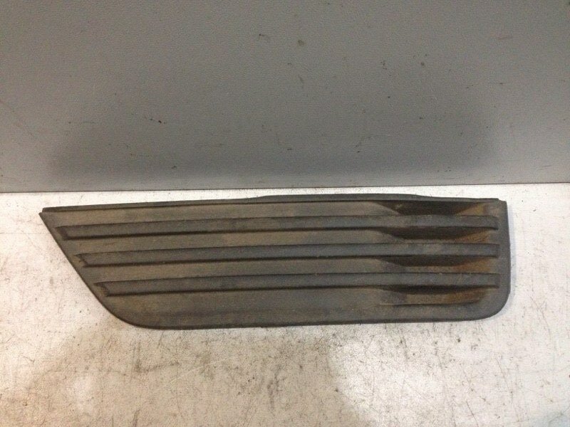 Б/У Накладка ПТФ левая (без отверстия под ПТФ) Ford Focus 2 08-б/у , Форд Фокус 2 Накладка ПТФ Ford Focus 2004-2008 2 Лев. 2...