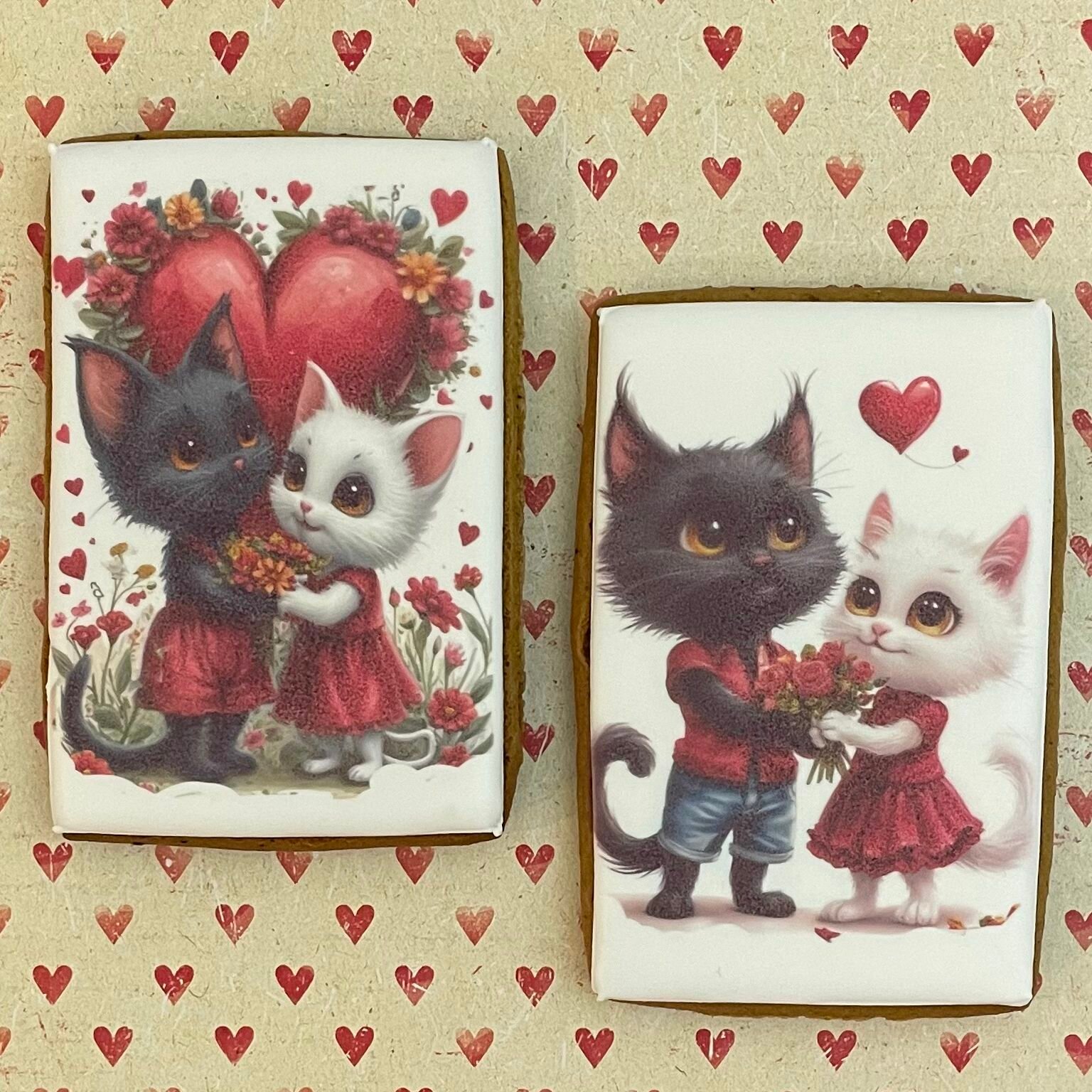 Пряники ко дню влюбленных. Черный кот и белая кошечка.