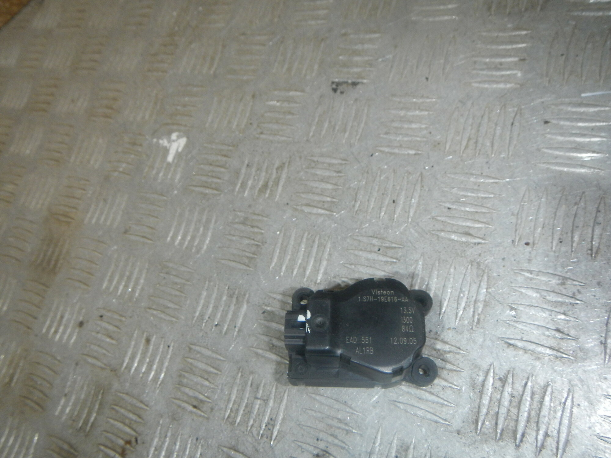 Б/У Моторчик заслонки отопителя, Jaguar (Ягуар)-X-TYPE (01-09) JAGUAR X-TYPE (01-09) Без видимых повреждений. 584054 JAG...