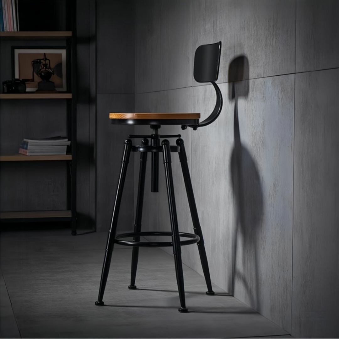 Барный стул с вращающимся механизмом, сиденьем из массива дерева, каркасом из кованого железа, регулируемой высотой сиденья