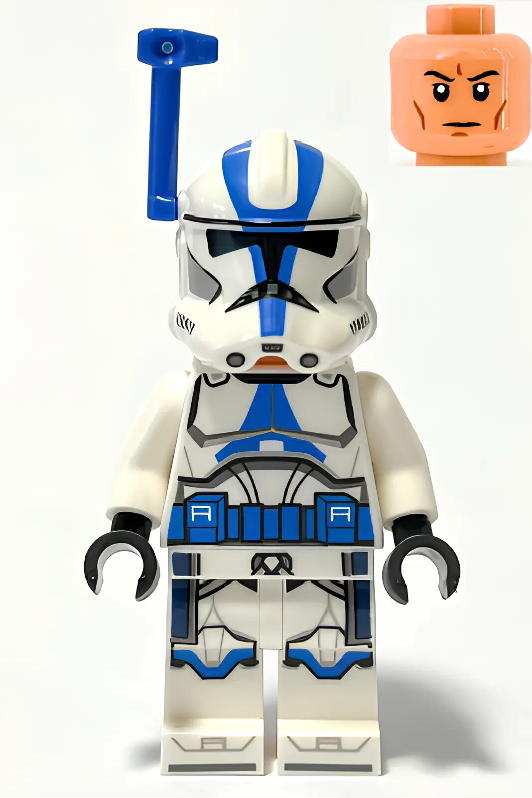 Минифигурка Lego Star Wars Clone Trooper Officer, 501st Legion (Phase 2) - White Arms, Blue Rangefinder Helmet with Holes sw1246 U