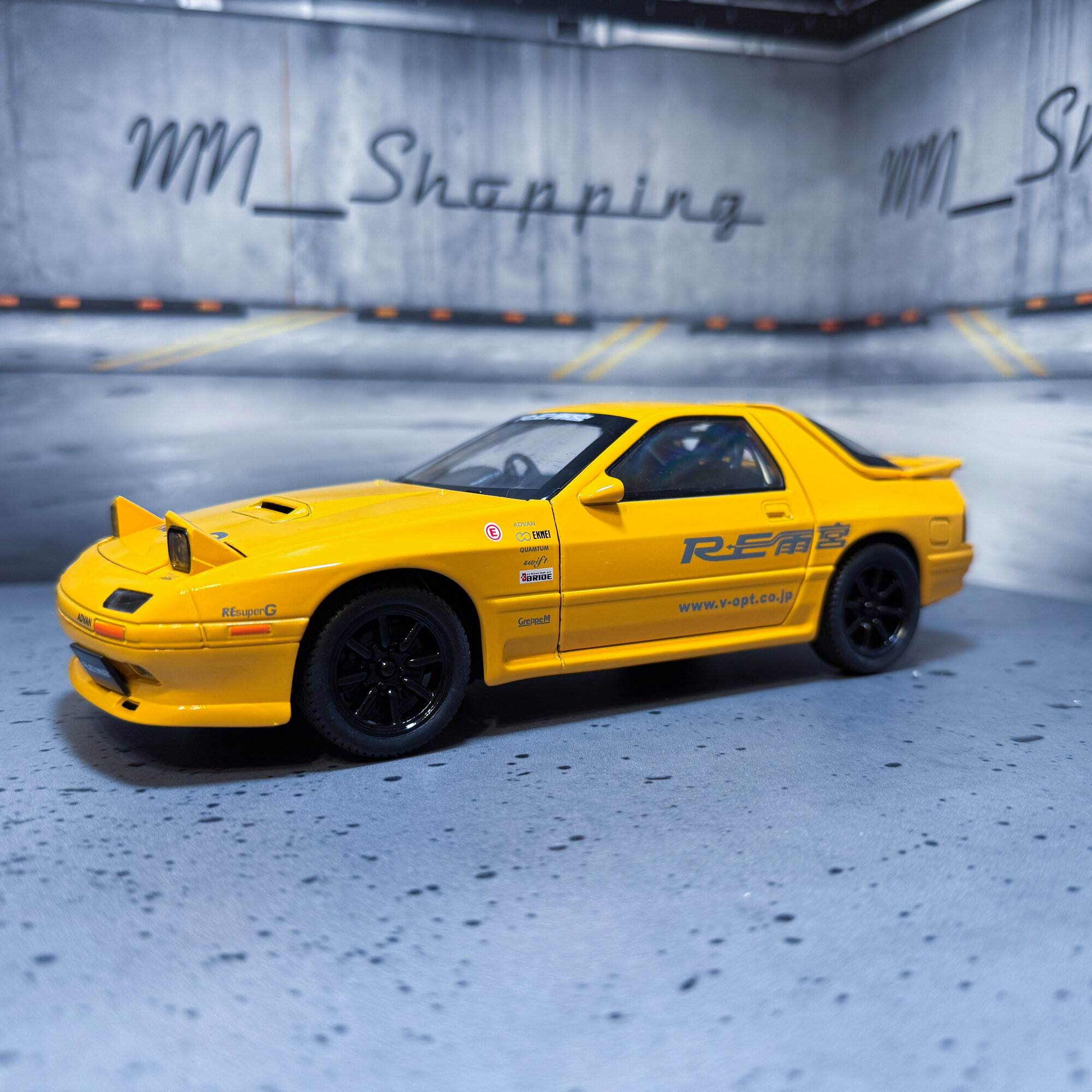 Мазда РХ7 модель Металлическая машинка в масштабе 1:24 Mazda RX-7