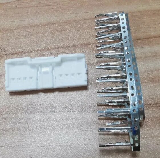 40-контактный разъем для контроллера автомобиля Toyota 90980-12708 female with pin