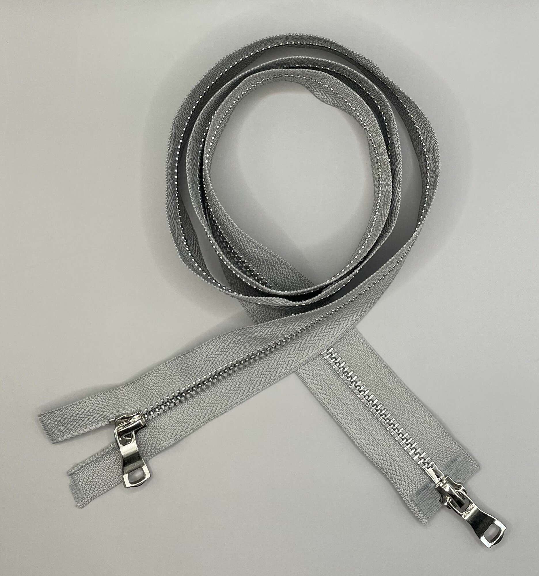 Молния(титан-легкий металл) , тип 5,110см, св. серый, зубья серебро,2 замка.1шт.