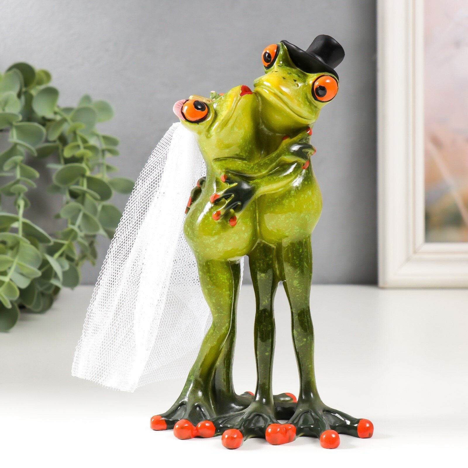 Декоративная фигурка «Лягушачья свадьба», 8х10х17 см, полистун